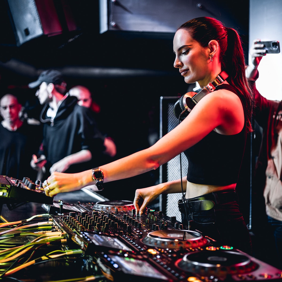 Female DJ Drops – Micro Jingles